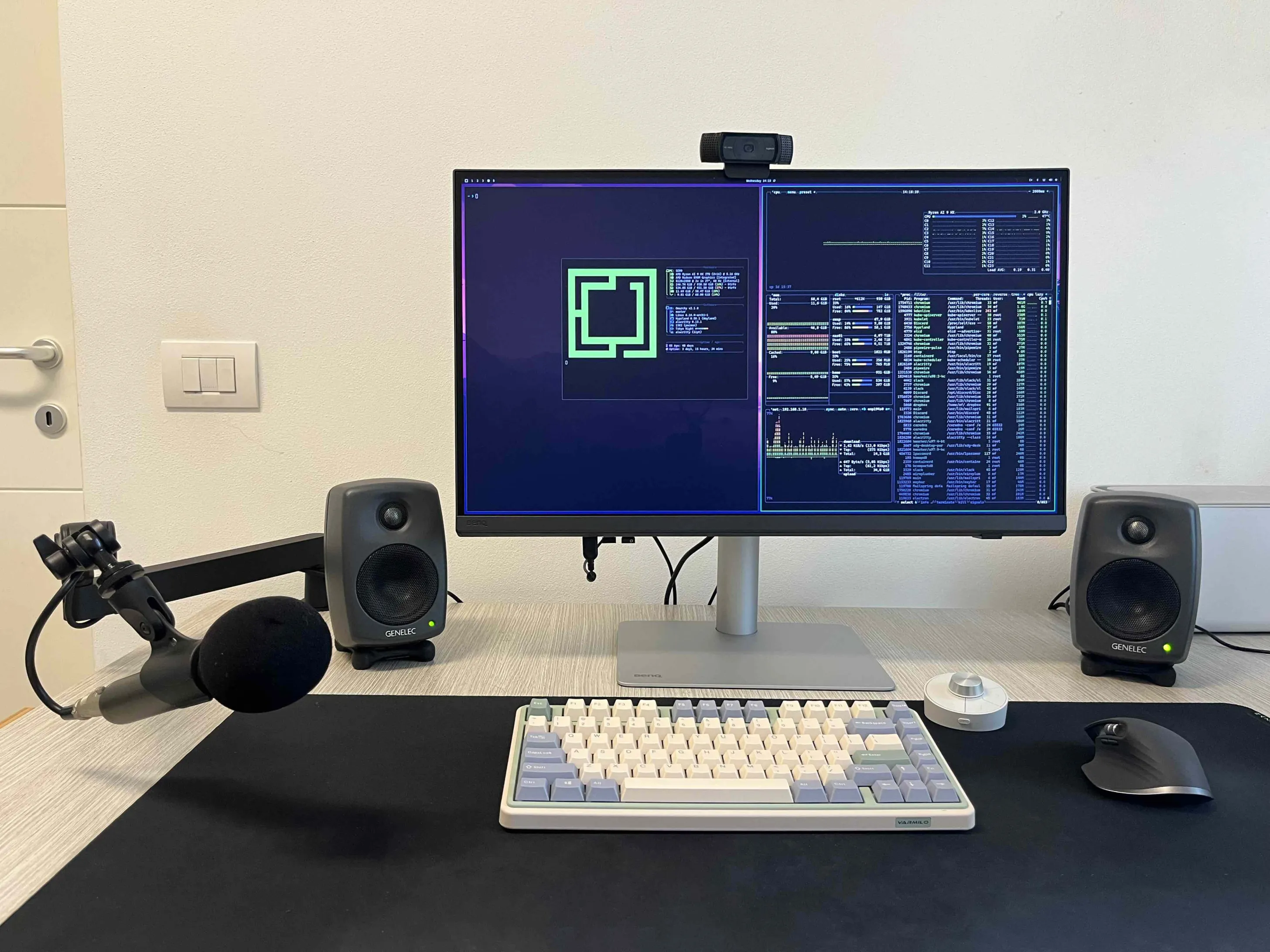 Omarchy — Beautiful, Modern & Opinionated Linux by DHH